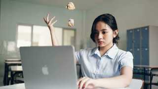 Kotlin - First Program | Code and Tips